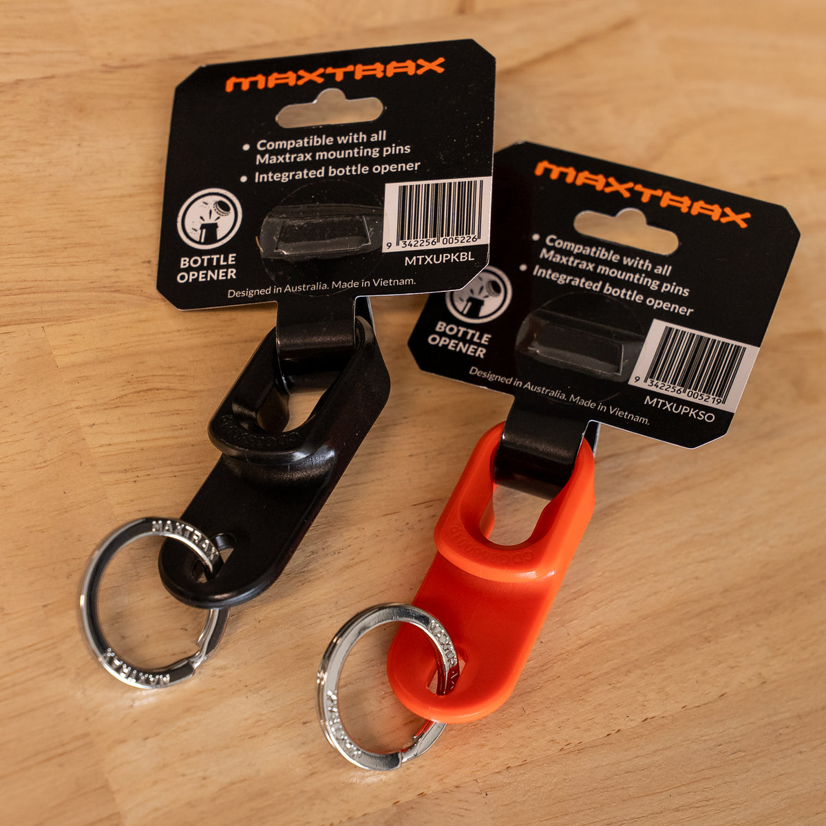 Maxtrax – Universal Pins Keyring (Signature Orange OR Black) – MTXUPKS
